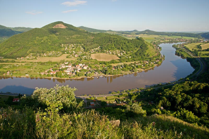 Fiume Elba, Repubblica Ceca Fotografia Stock - Immagine di ferrovia ...
