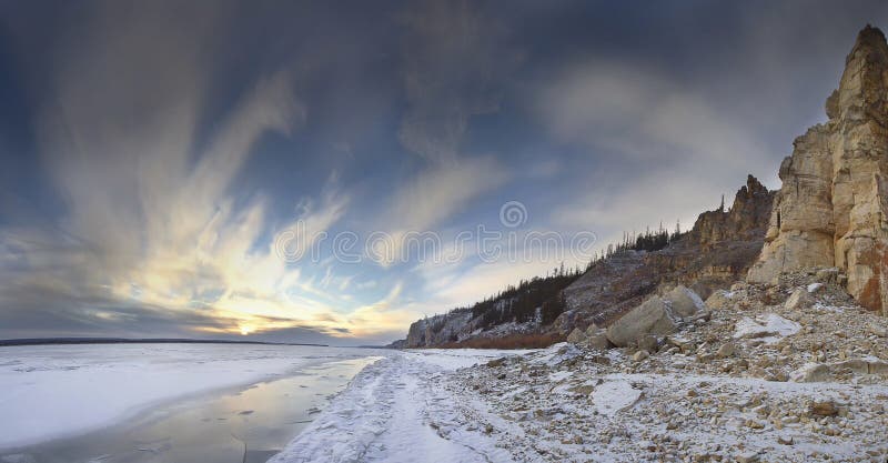 Fiume Lena, Jakuzia Russia immagine stock. Immagine di artico - 35217429