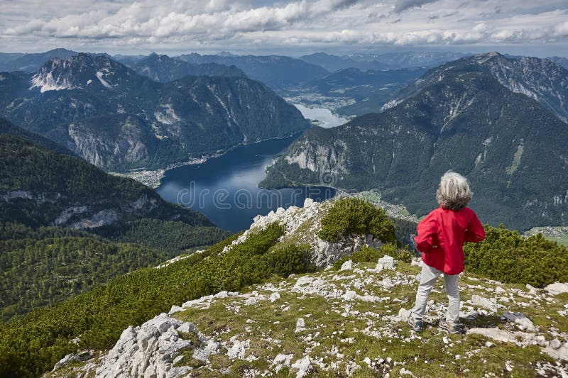 Five Fingers Summit Viewpoint and Hallstater Lake. Upper Austria Stock ...