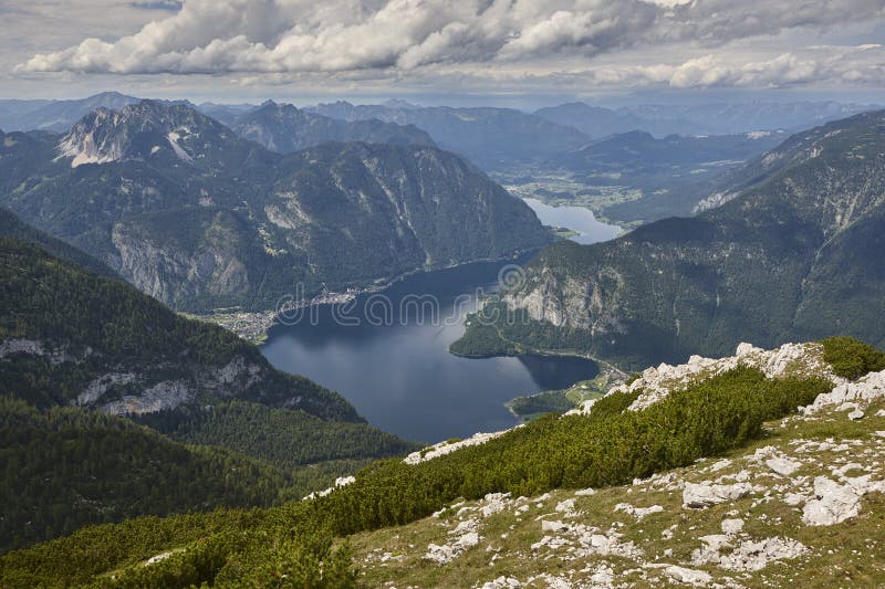 Five Fingers Summit Viewpoint and Hallstater Lake. Upper Austria Stock ...