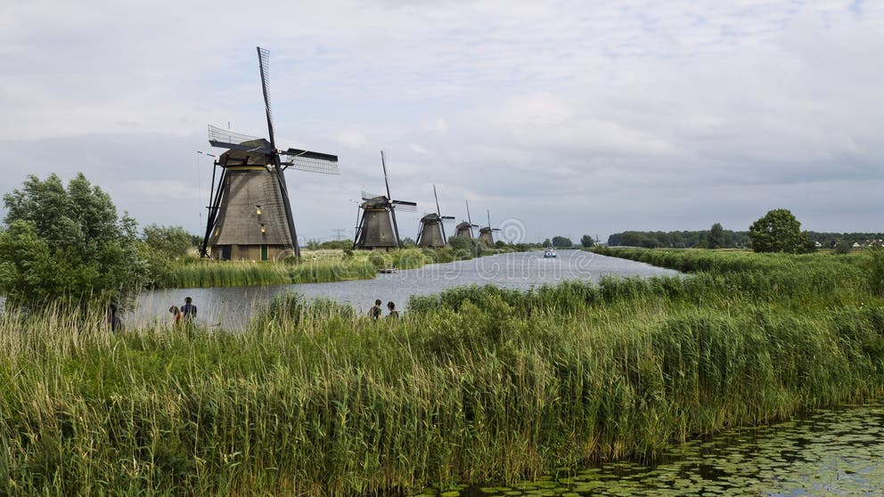 Five Mills in a Row in Kinderdijk, Netherlands Editorial Image - Image ...
