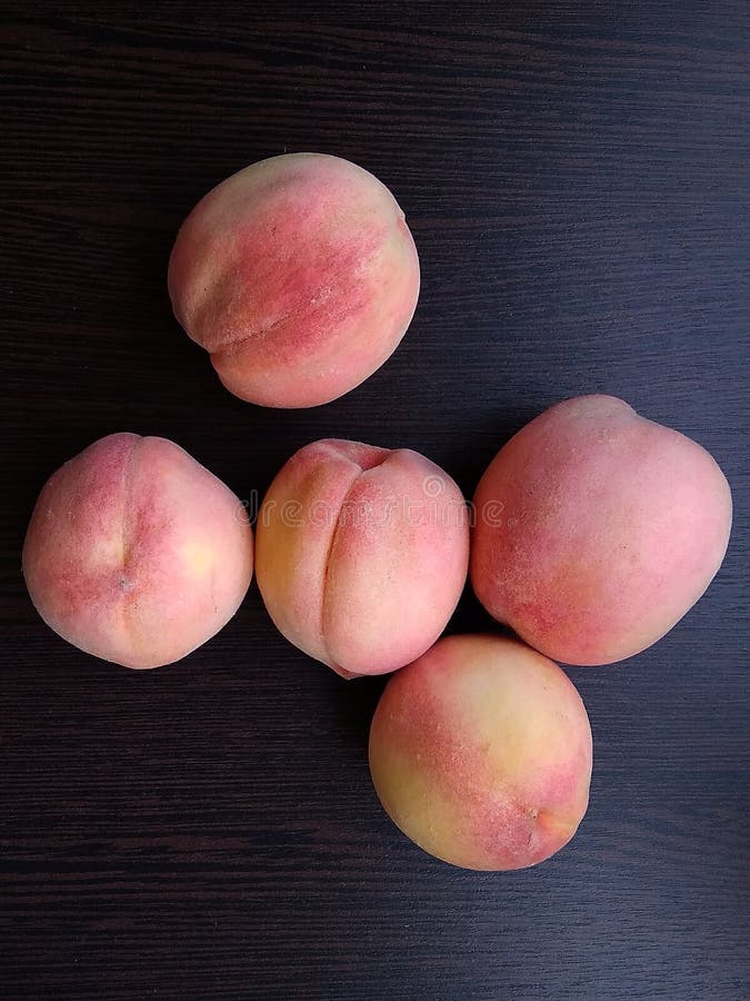 Five Ripe Pink Peaches. the View from the Top Stock Image - Image of ...