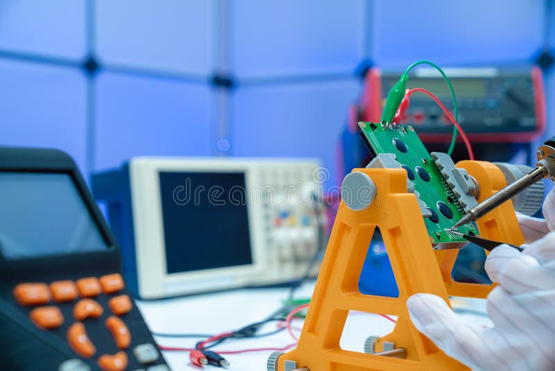 Fixing Electronics PCB Board in Service / Workbench with Electronics ...