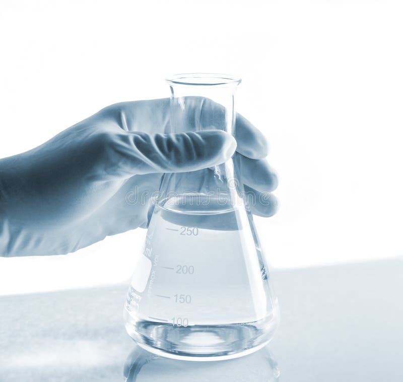 Flacons de laboratoire image stock. Image du laboratoire - 10704703