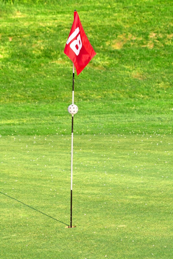 Flag on golf course stock image. Image of game, finish - 19508043