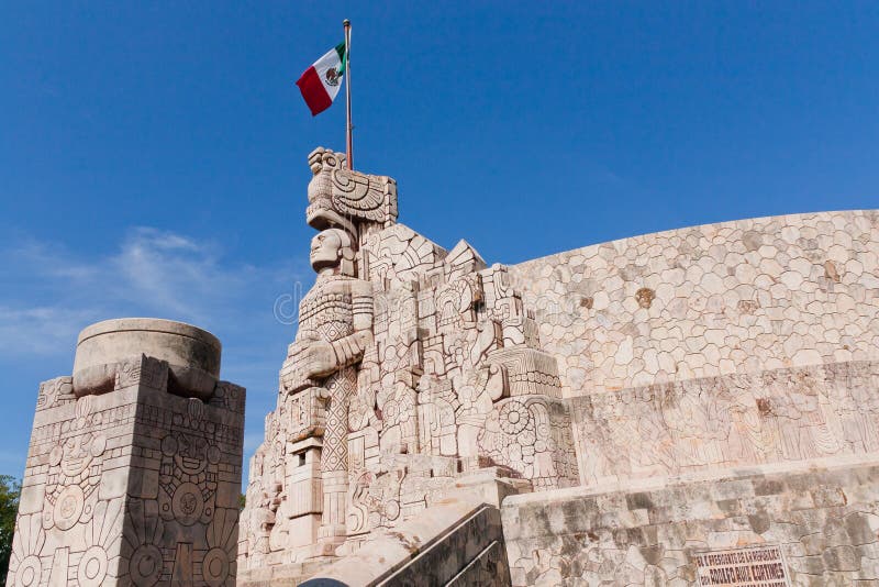 Flag Monument in Merida Yucatan Editorial Photography - Image of flag ...