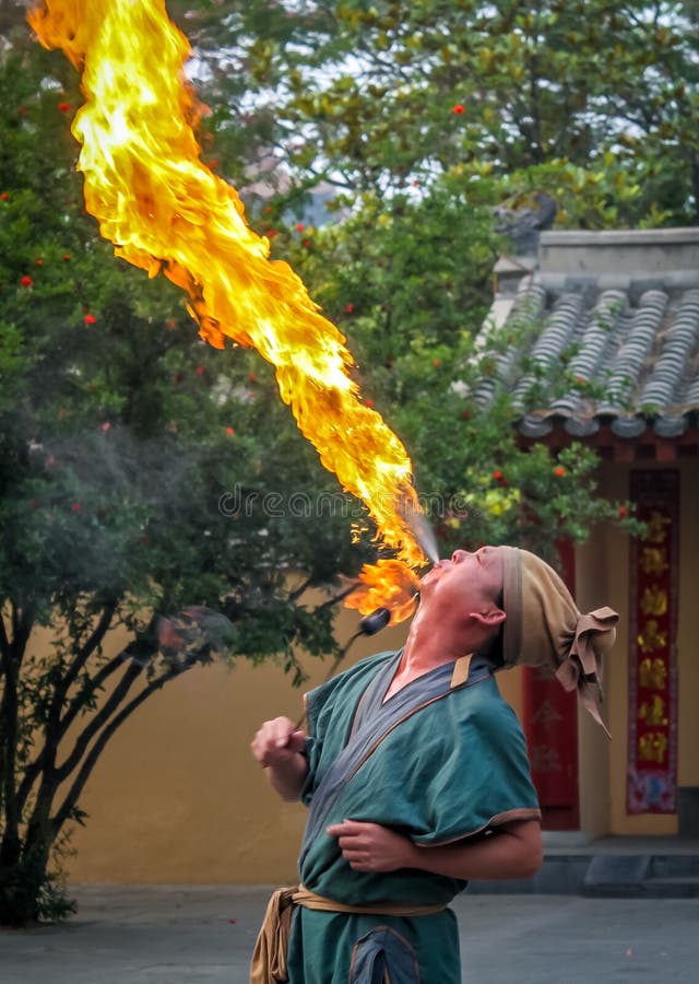 Flame artist editorial photo. Image of acrobat, chinese - 50991366