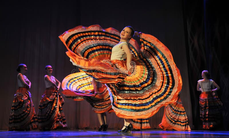 Flamenco dance editorial photography. Image of costume - 81036622