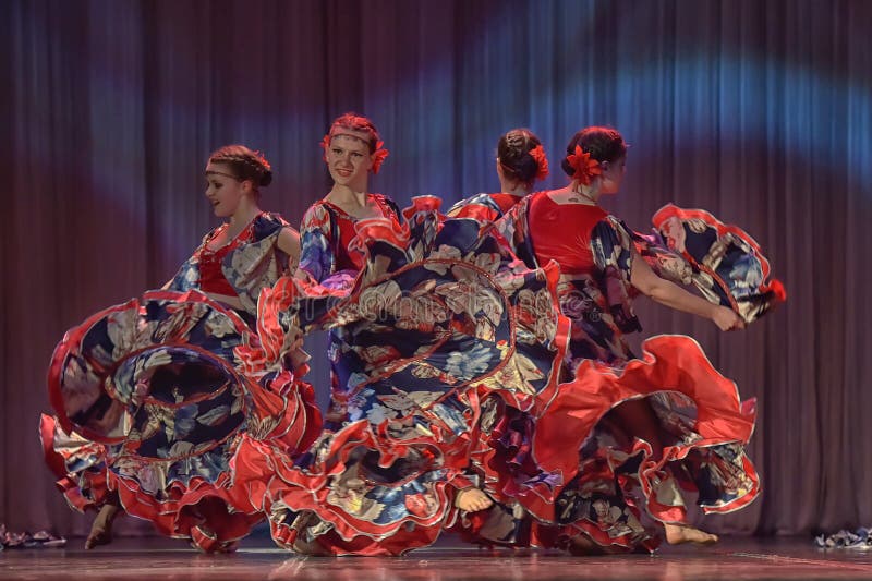 Flamenco dance editorial stock image. Image of dress - 81037994