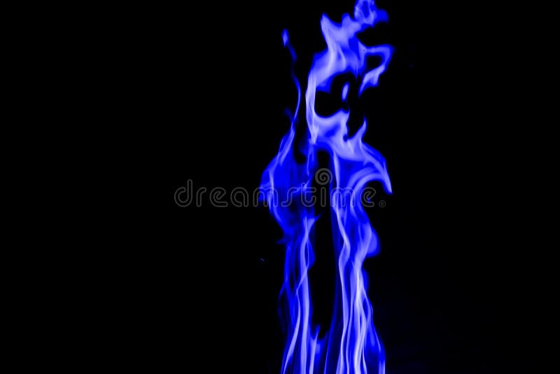 Flammes bleues, le feu photo stock. Image du ardemment - 49769194