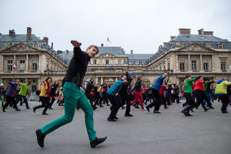 Flash mob dance in Paris editorial photo. Image of landmark - 28129046