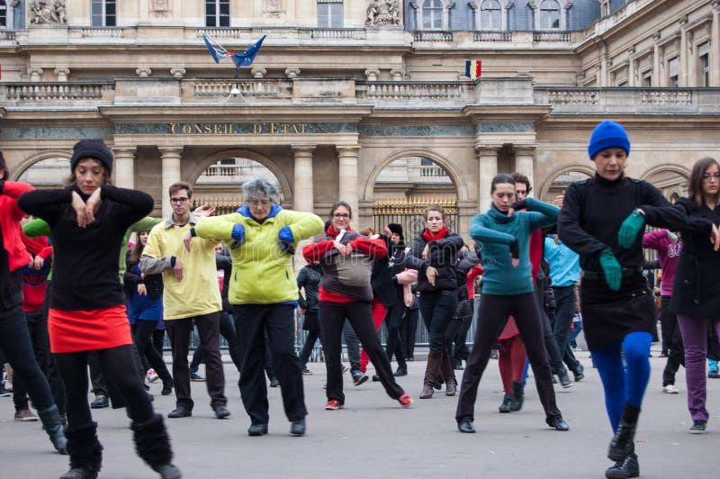 Flash mob dance in Paris editorial photo. Image of memory - 28129096