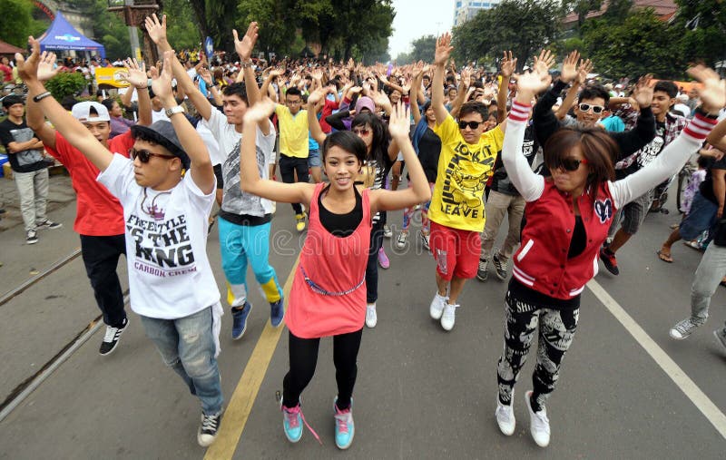 Flash mob editorial stock image. Image of indonesia, editorial - 32297659