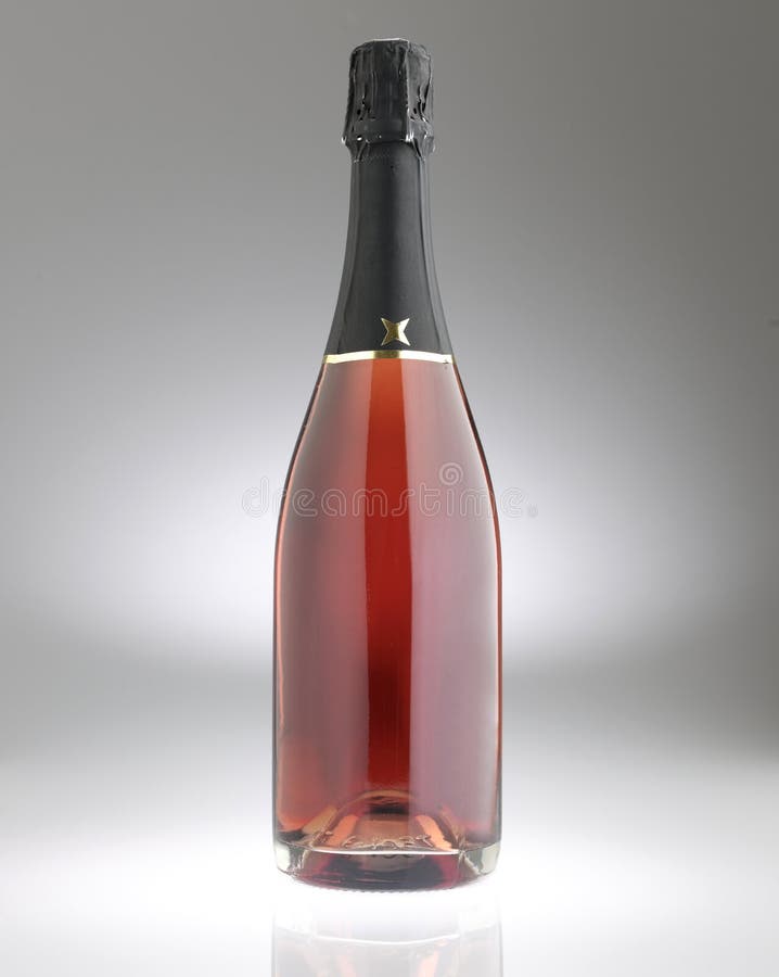 Flaska Av Rosa Vin Med Ingen Etikett Fotografering för Bildbyråer ...