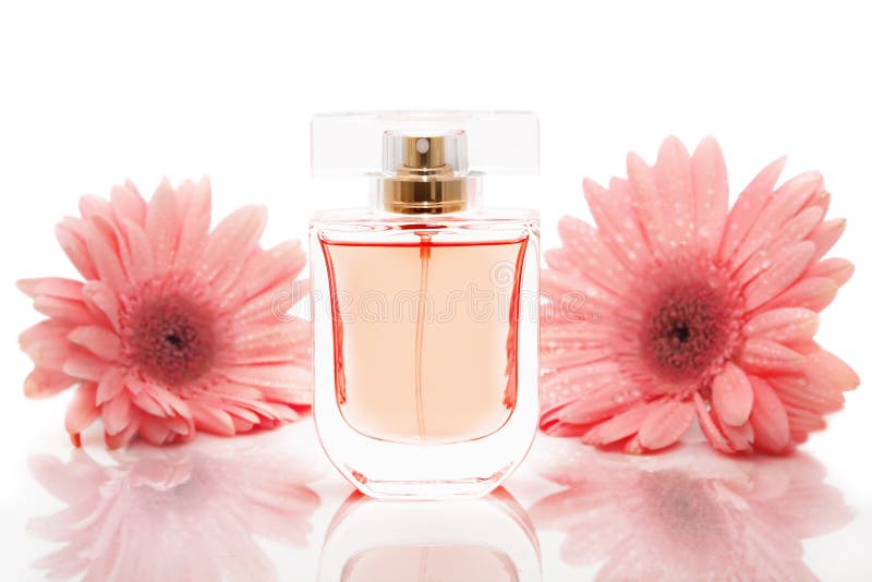 En Flaska Parfym På Rosa Slöja Med Rosa Ros. Parfymer Kosmetika Och ...