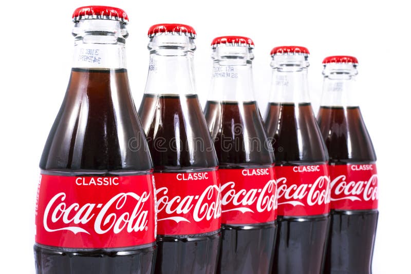 Flaskor av cocaen - cola redaktionell fotografering för bildbyråer ...