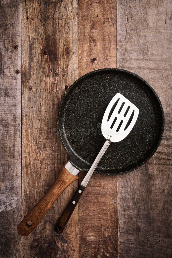 Flat Large Pancake Baking Pan and Kitchen Steel Spatula, Wood ...