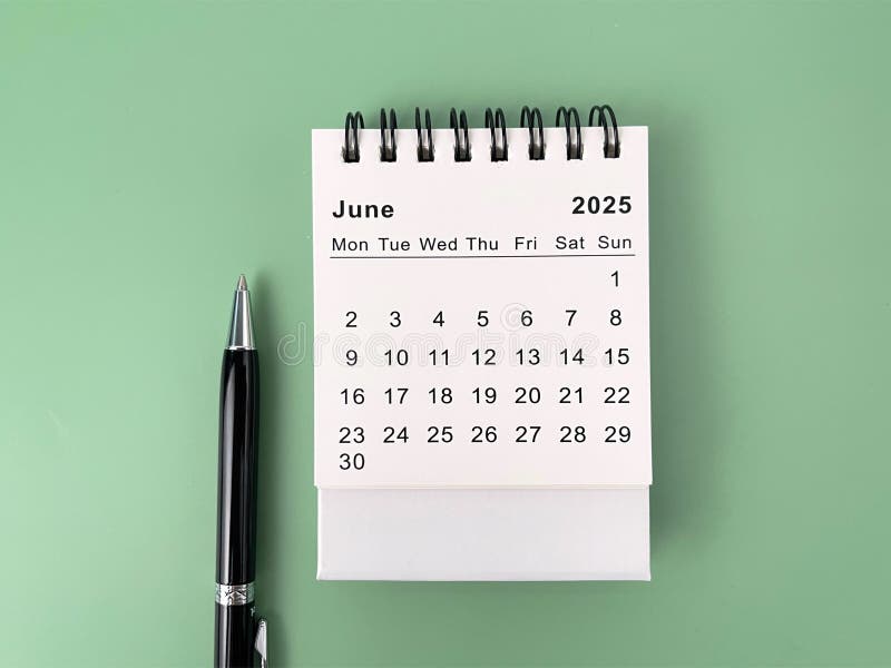 Flat Lay 2025 June Desk Calendar Green Background Stock Photos - Free ...