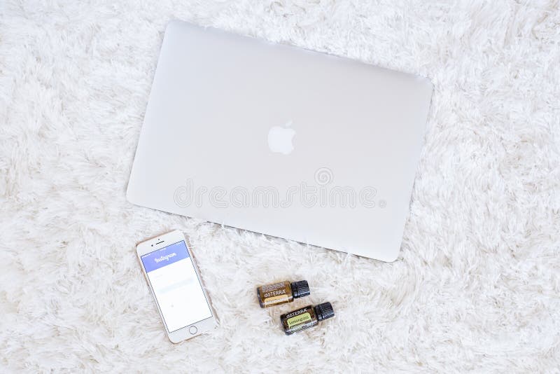 Flat Lay Photography Of Apple Devices Picture. Image: 109923223
