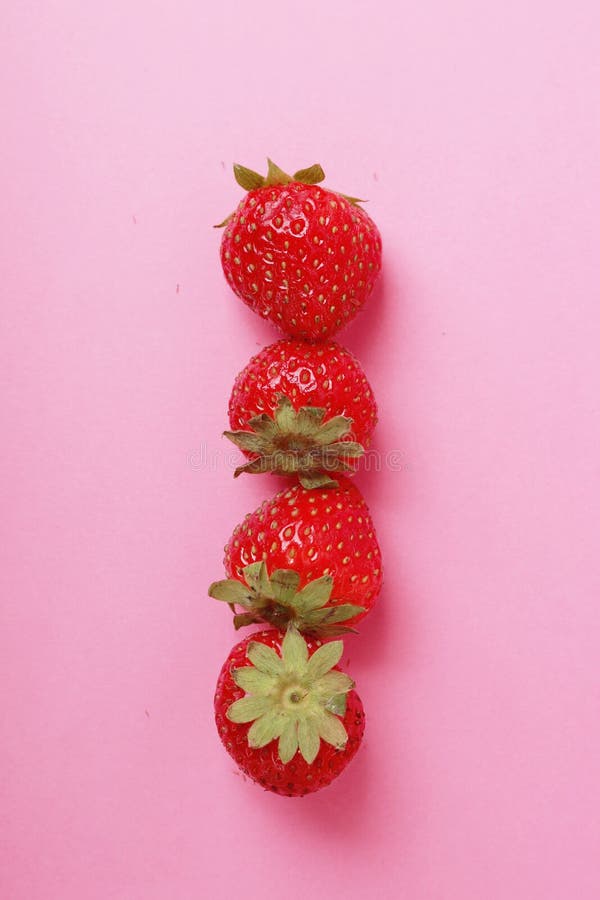 Flat Lay with Strawberries Ordered in a Row Stock Photo - Image of ...