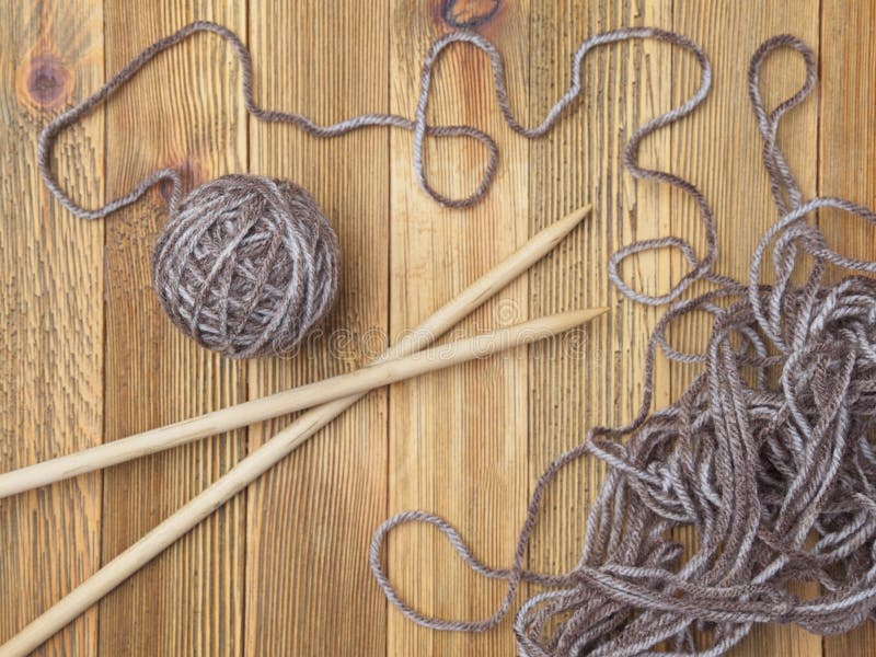 Flat Lay of Yarn and Knitting Needles on Table Stock Photo - Image of ...