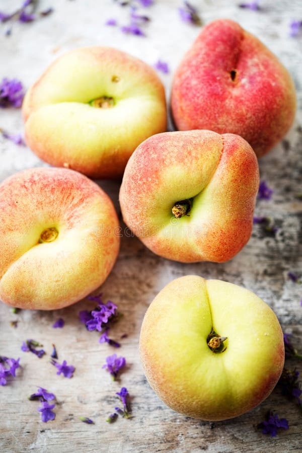 Flat peaches stock image. Image of diet, chinese, fruit - 94940325