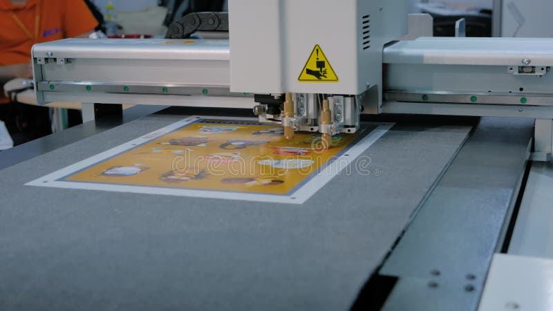 Flatbed Cutter, Plotter Cutting Label Stickers at Advertising ...