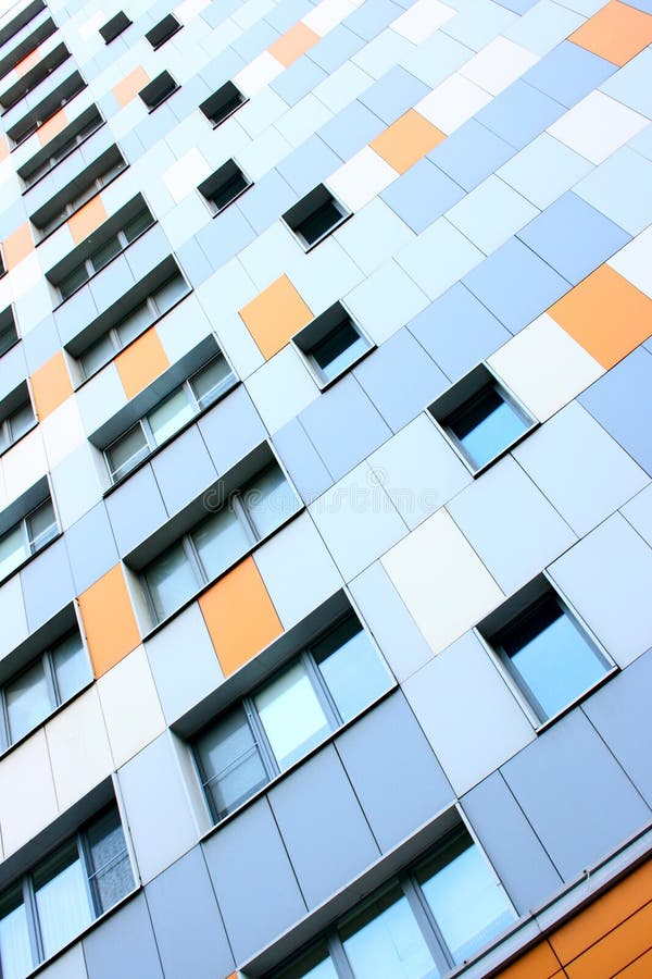 Flatgebouw stock foto. Afbeelding bestaande uit vlak, landgoed - 6433908