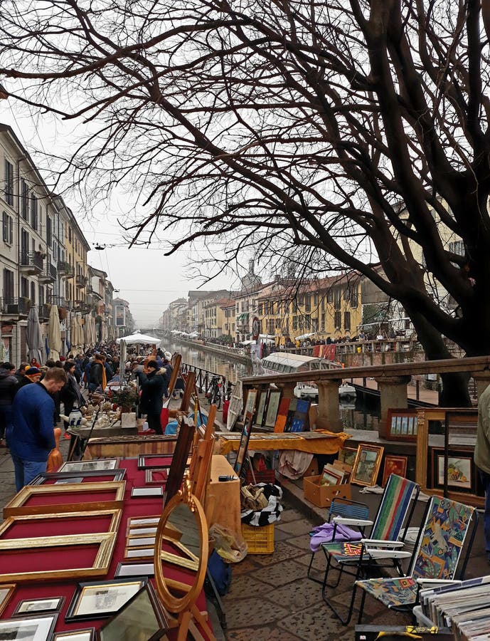 The Flea Market in Naviglio Grande, Milan Editorial Stock Image - Image ...