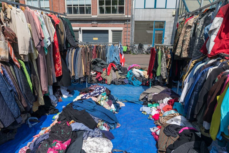 Flea Market Stall stock foto. Image of kleding, linnen - 160196610