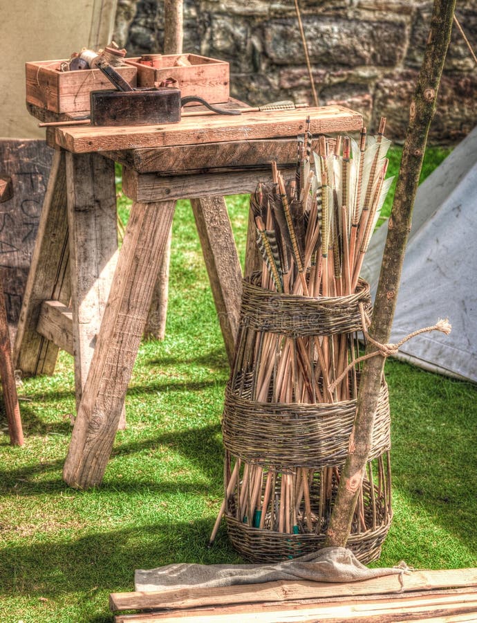 Arco Y Flechas Medievales Viejos Foto de archivo - Imagen de metal ...