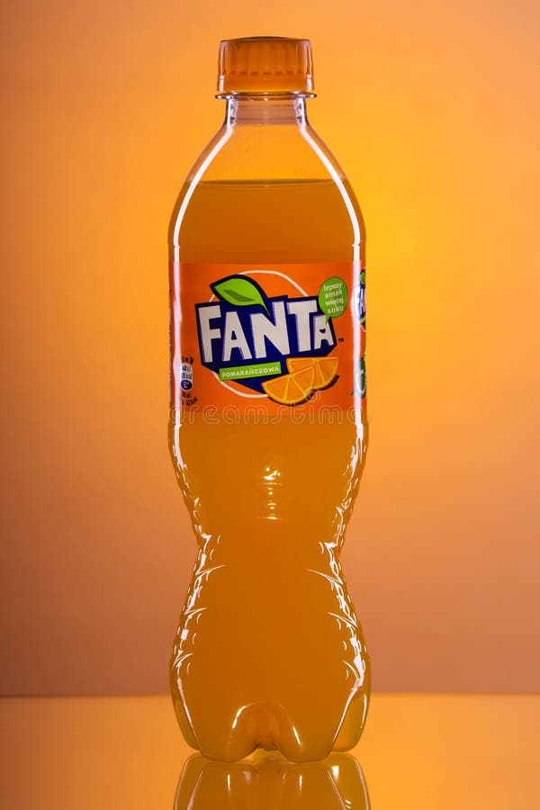 Fles Van Fanta Mango En Met Drakenvruchten Gearomatiseerd Redactionele ...