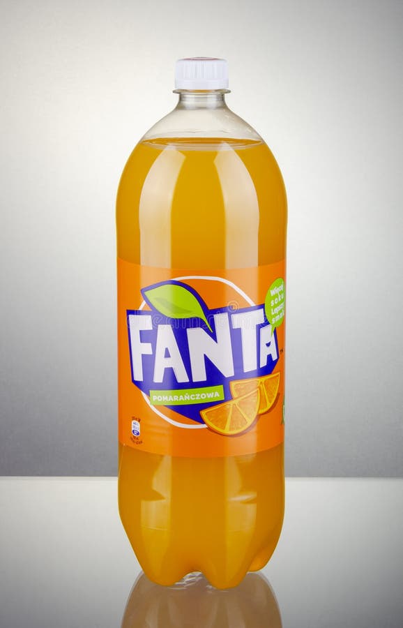 Fles Van Fanta Mango En Met Drakenvruchten Gearomatiseerd Redactionele ...