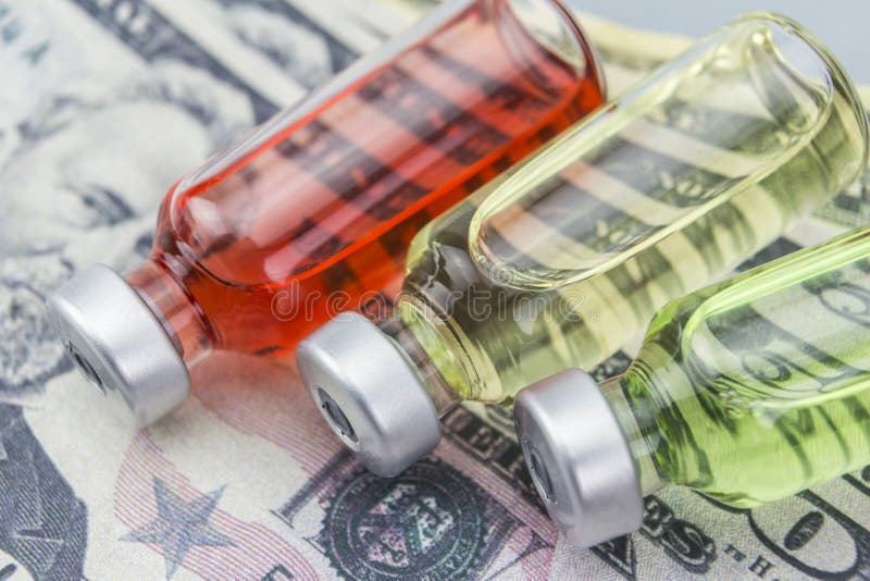 Flesjes Met Verschillende Substanties Over Dollar Stock Afbeelding ...