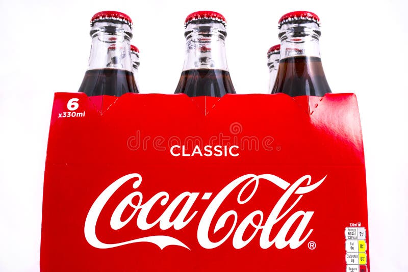 Coca-Cola-fles redactionele stock afbeelding. Image of etiket - 83829929