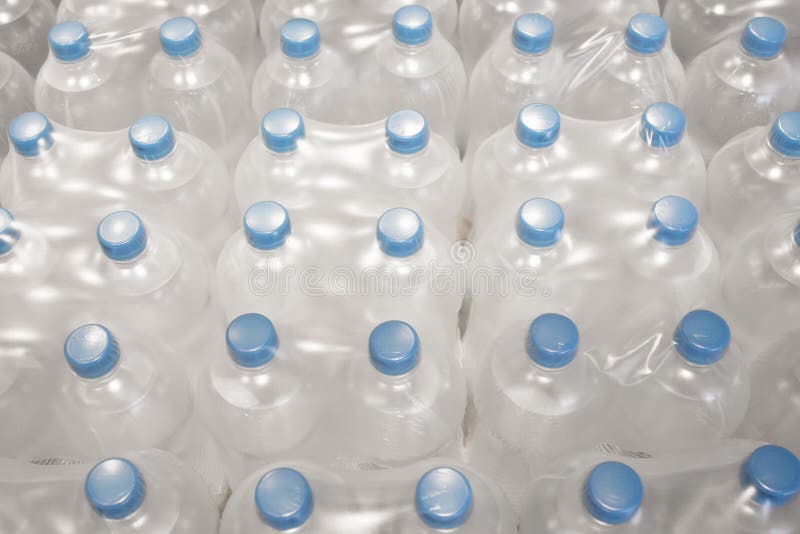 LONDEN, HET UK - 9 JUNI, 2017: Flessen Van Coca-cola Frisdrank Op Wit ...