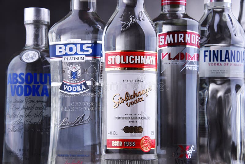 Flessen Van Verscheidene Globale Merken Van Wodka Redactionele ...