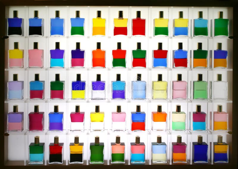 Flessen Voor Kleurentherapie Stock Foto - Image of gezondheid, houder ...