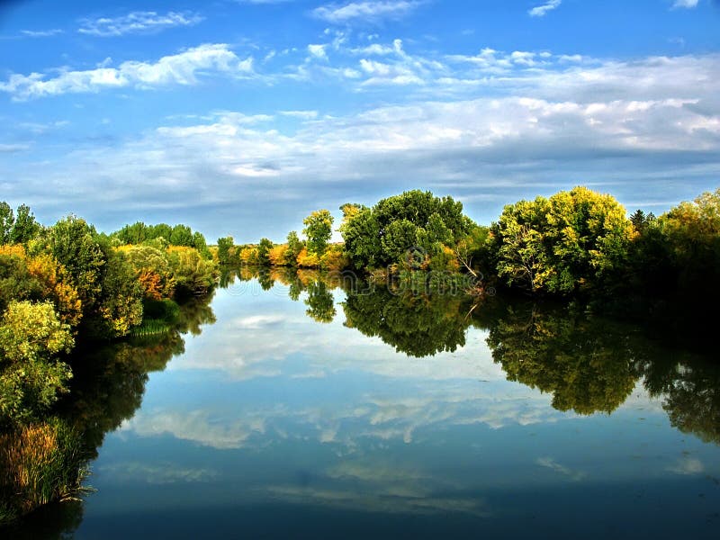 Fleuve image stock. Image du fleuve - 3450607