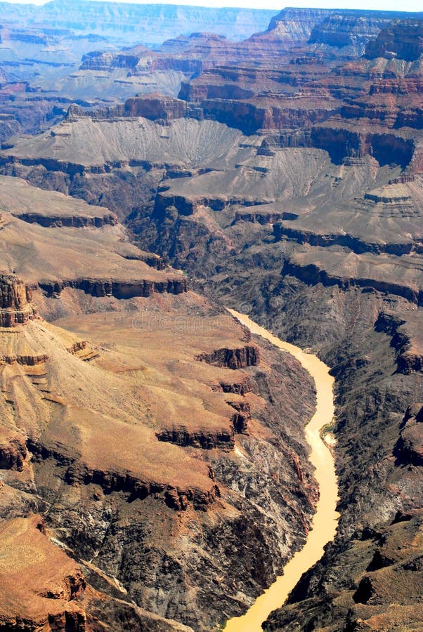 Fleuve Colorado image stock. Image du ciel, falaises, lointain - 5394137