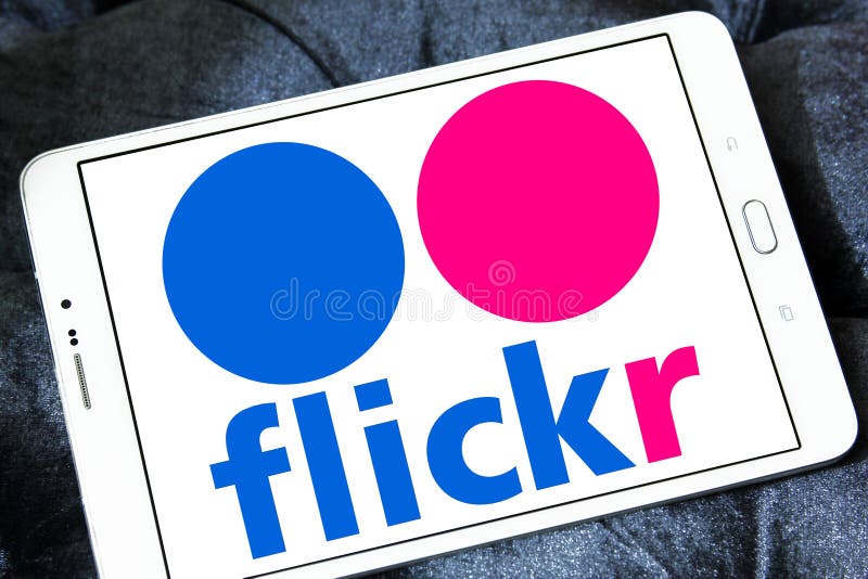 Flickr logo editorial photography. Image of holded, phone - 94090262