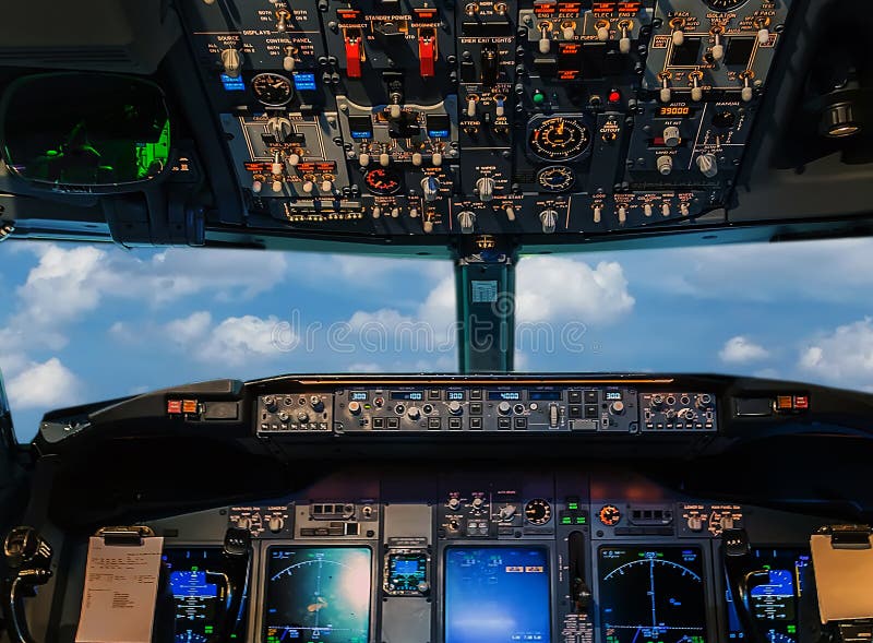 Flight Deck Aircraft Simulator Stock Image - Image of airline, display ...