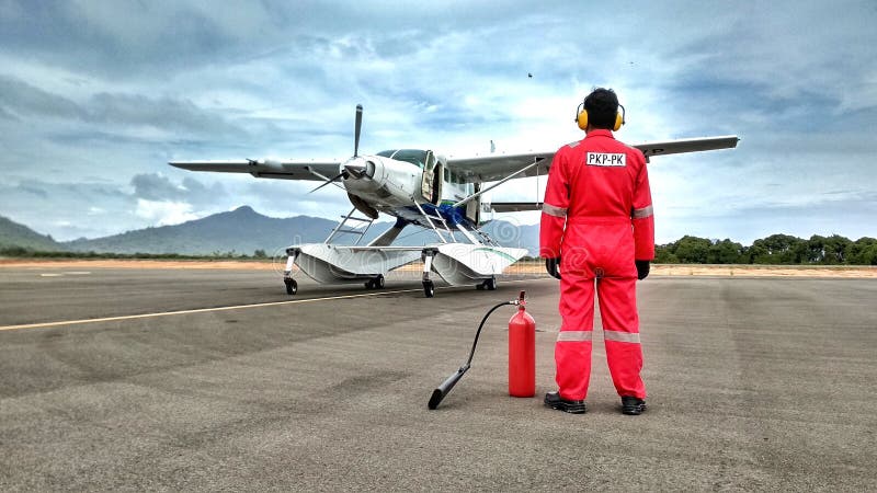 Flight editorial photography. Image of rescue, fight - 117543017