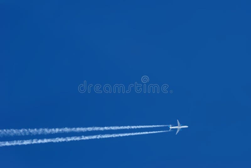 Flight level 350 stock image. Image of depart, aviation - 3911147