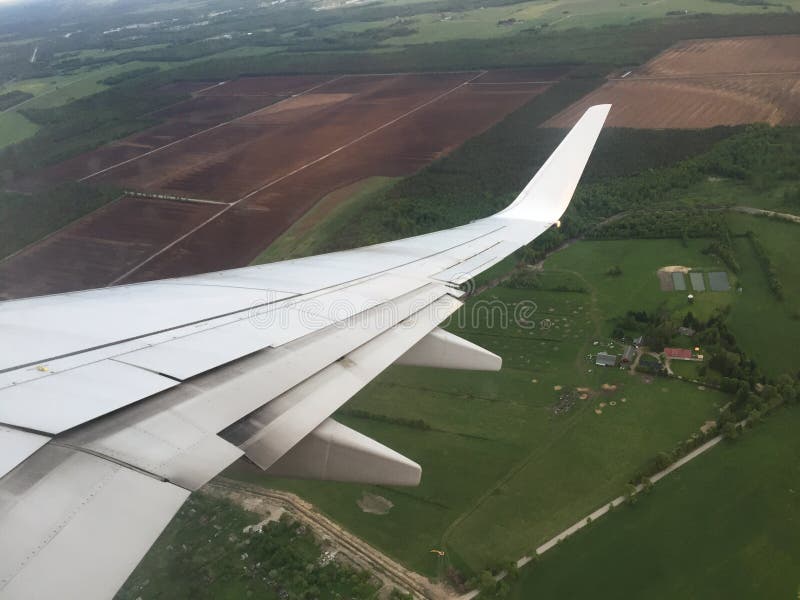 Flight editorial image. Image of airplane, cluds, trawel - 72184445