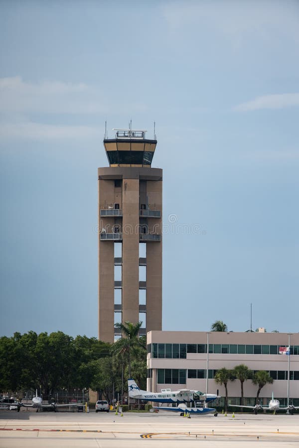 FLL Tower Airport Fort Lauderdale Florida Editorial Stock Photo - Image ...