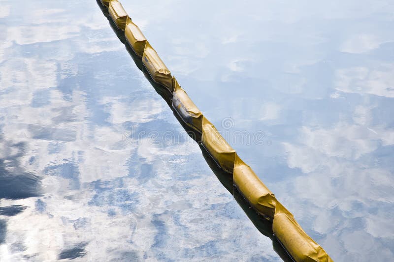 Floating Anti-pollution Barrier Made with Modular Plastic Elements To ...