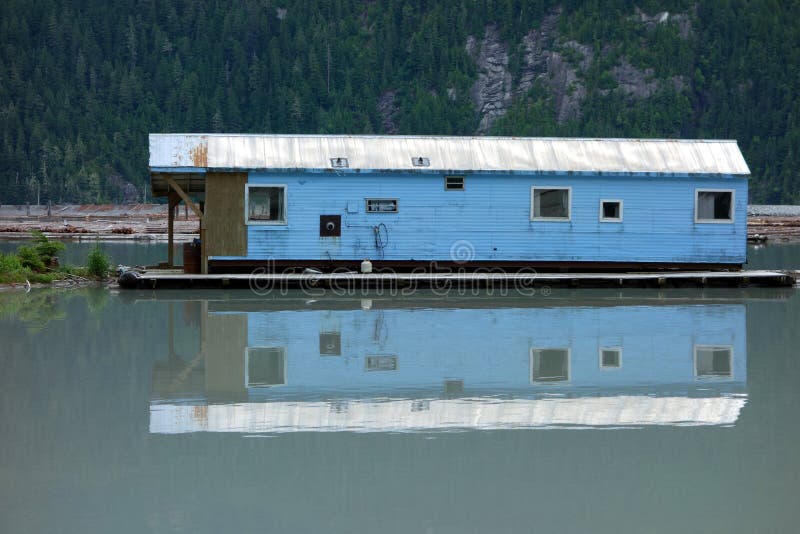 A Floating Building Reflected in the Ocean Editorial Photo - Image of ...