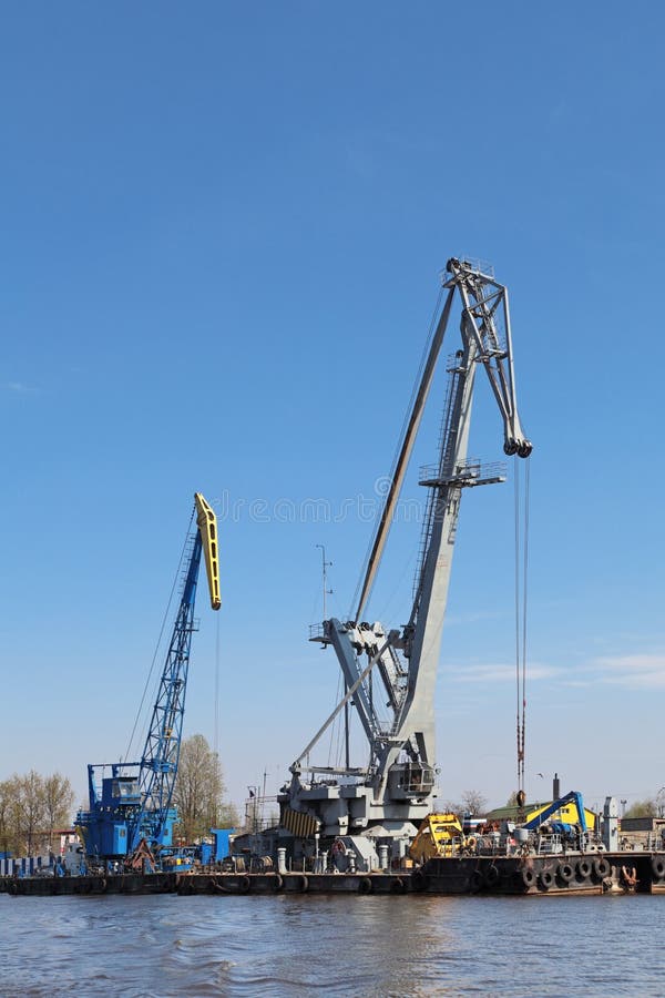 Floating crane stock image. Image of outdoors, transport - 35336227