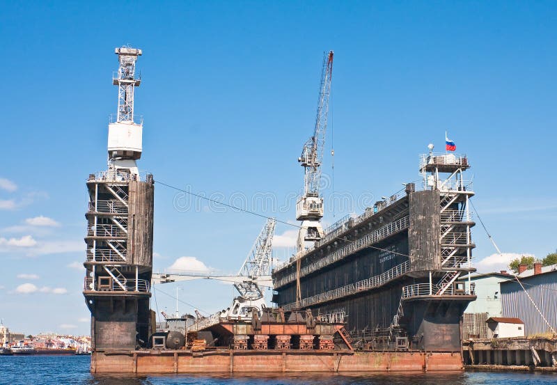 Floating dockyard stock image. Image of river, form, location - 25570269